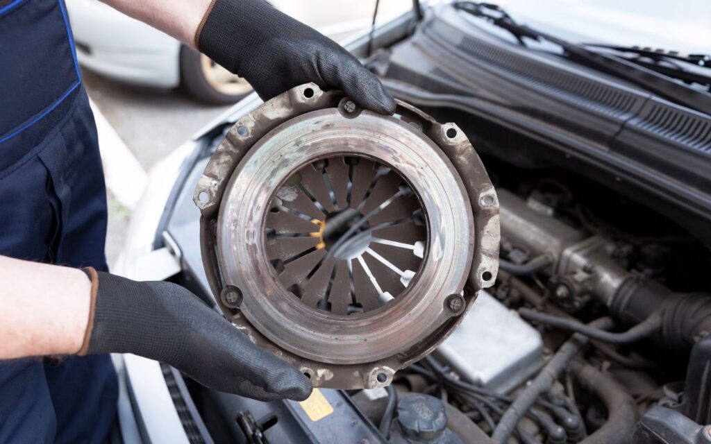 Tout comprendre sur le fonctionnement de l'embrayage automobile - My Car